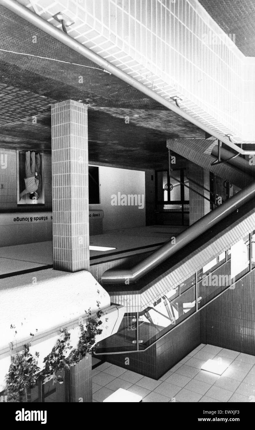 1st buses Black and White Stock Photos & Images - Alamy