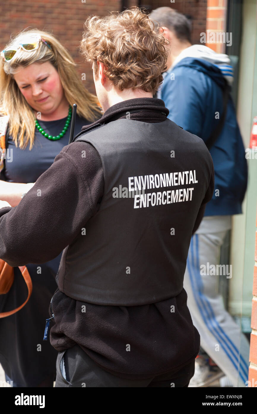 Litter penalty hi-res stock photography and images - Alamy