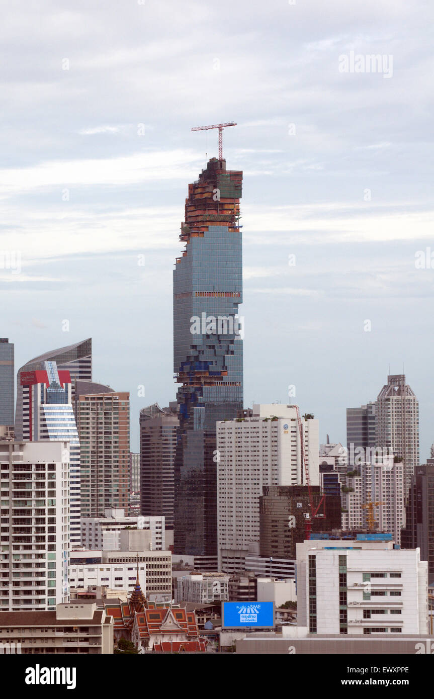 Construction of a skyscraper in Bangkok Bangkok, Thailand Stock Photo ...