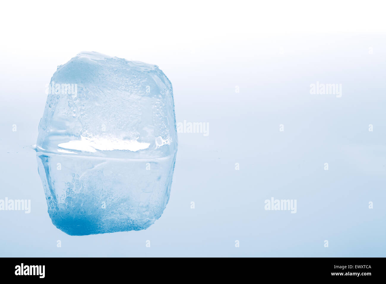 Ice cubes freezer hi-res stock photography and images - Alamy