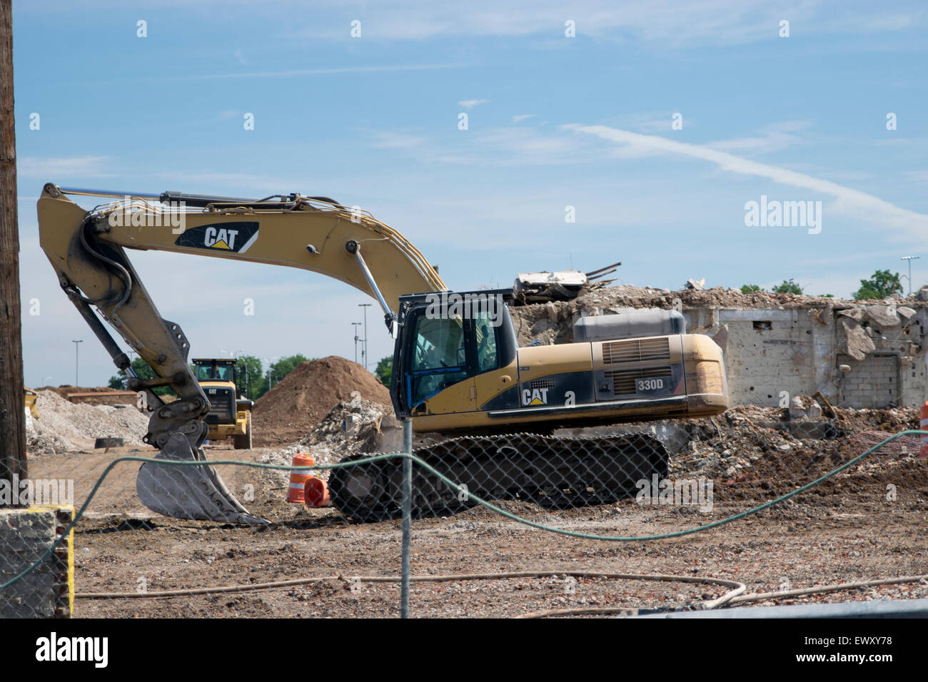 Digger construction demolition hi-res stock photography and images - Alamy