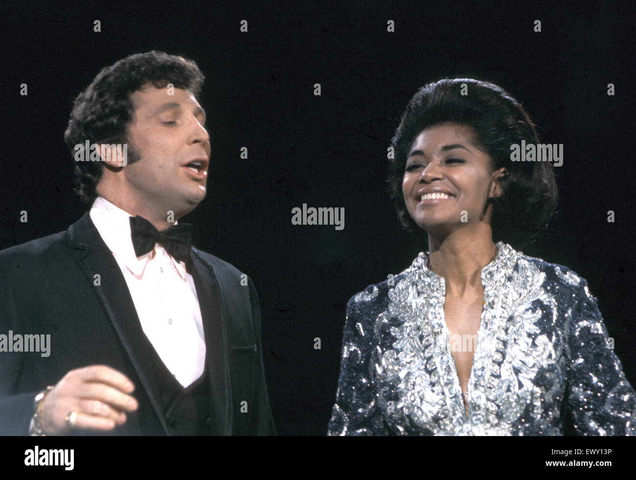 Singer nancy hi-res stock photography and images - Alamy