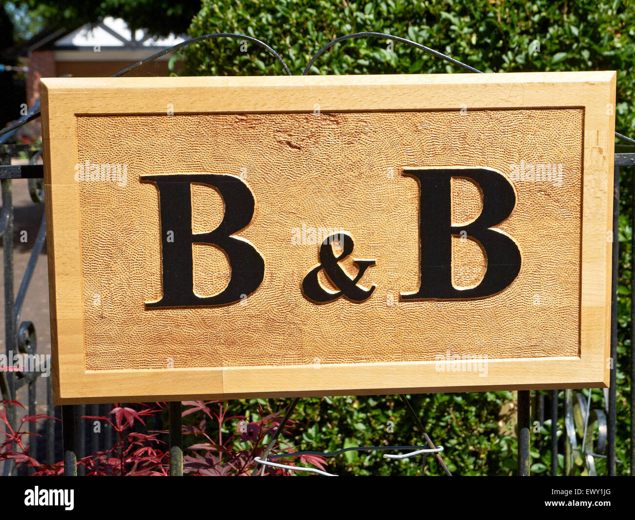 Traditional B & B sign UK Stock Photo - Alamy