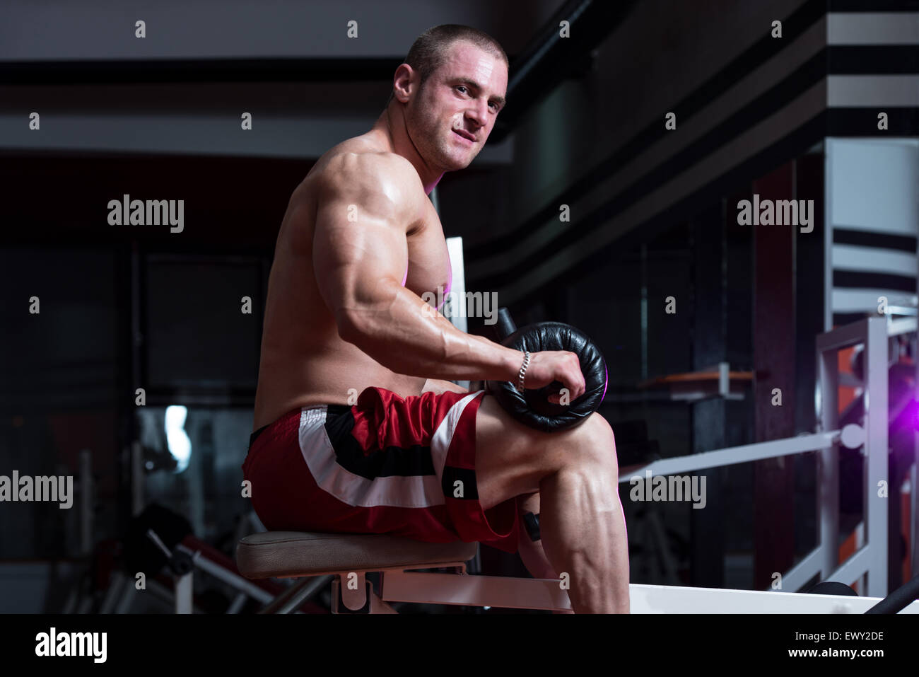 Calf muscle bodybuilder body hi-res stock photography and images - Alamy
