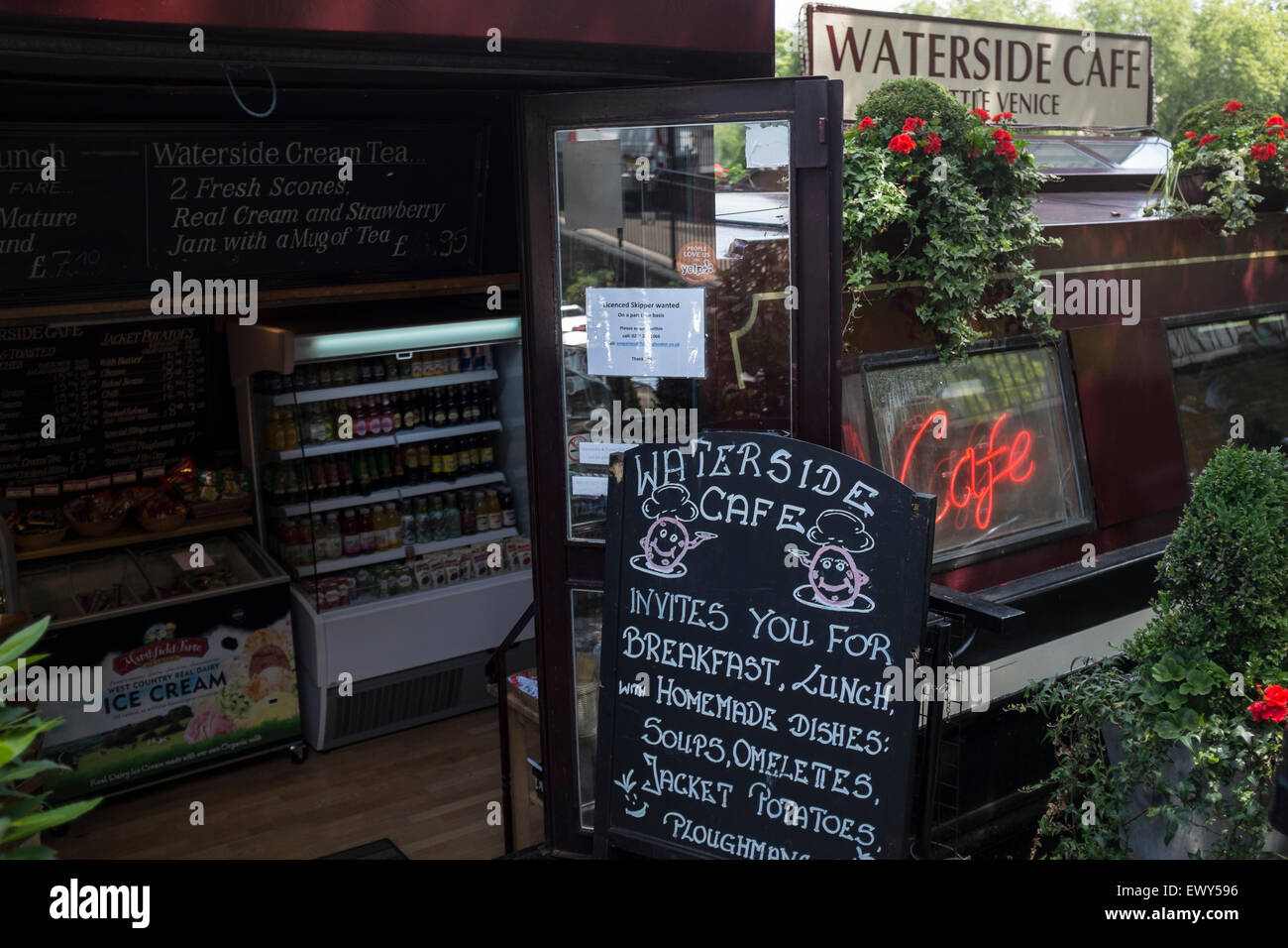 The Waterside Café at London's Little Venice near Maida Vale Stock ...