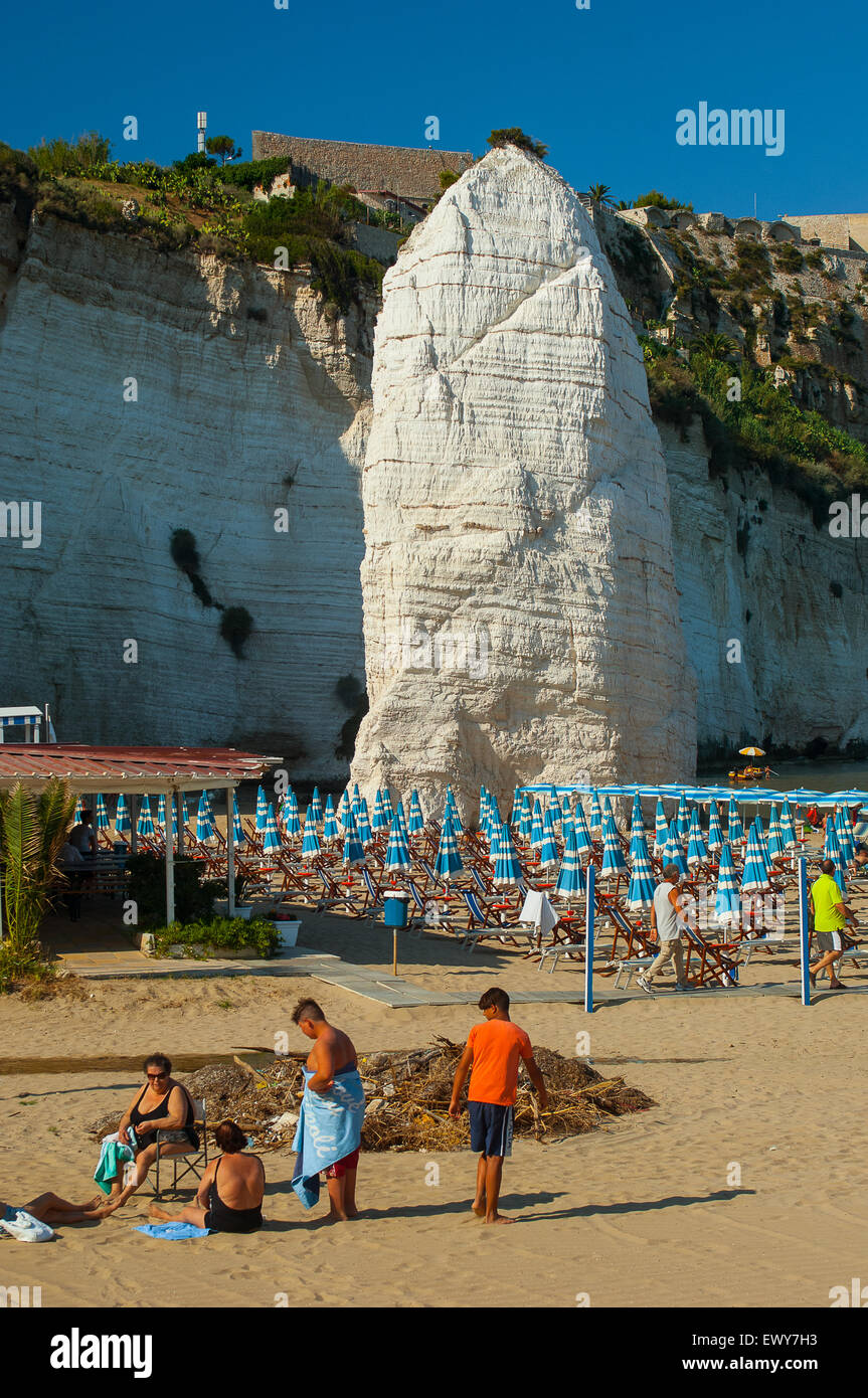 Italy Puglia Gragano Vieste The rock Pizzomunno and the beach Stock ...