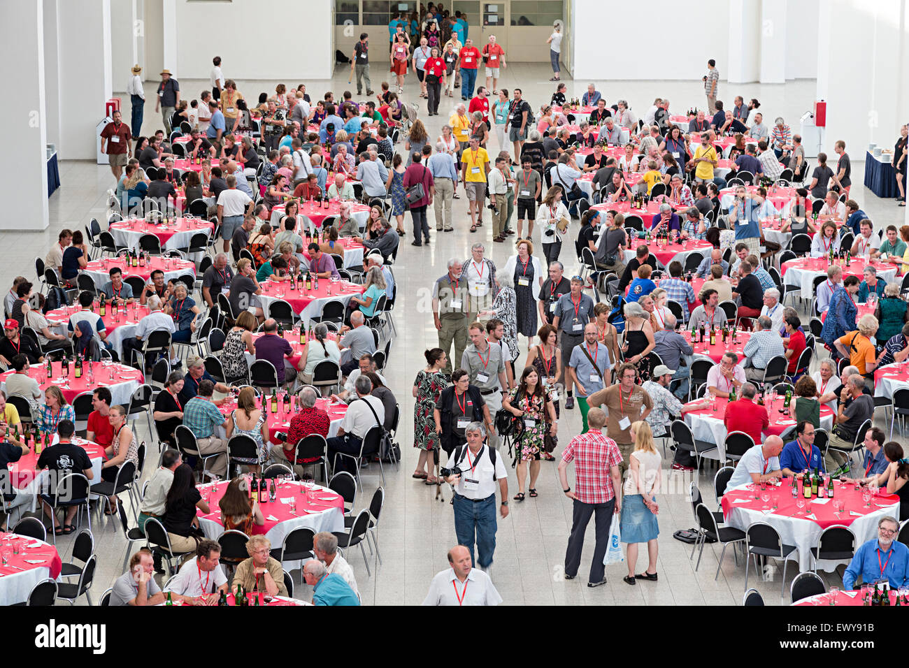 Large crowd of people sitting hi-res stock photography and images - Alamy