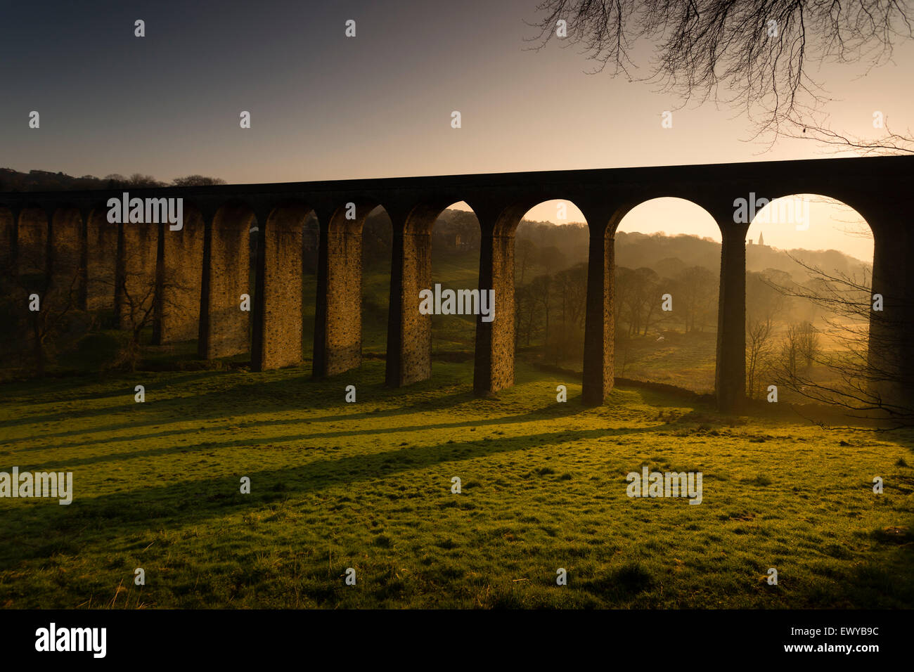 Thornton viaduct railway hi-res stock photography and images - Alamy