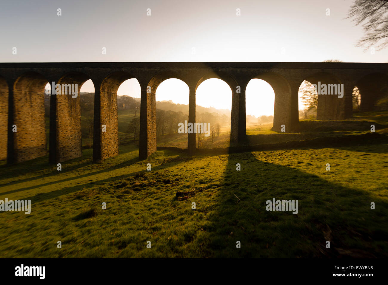 Thornton viaduct railway hi-res stock photography and images - Alamy