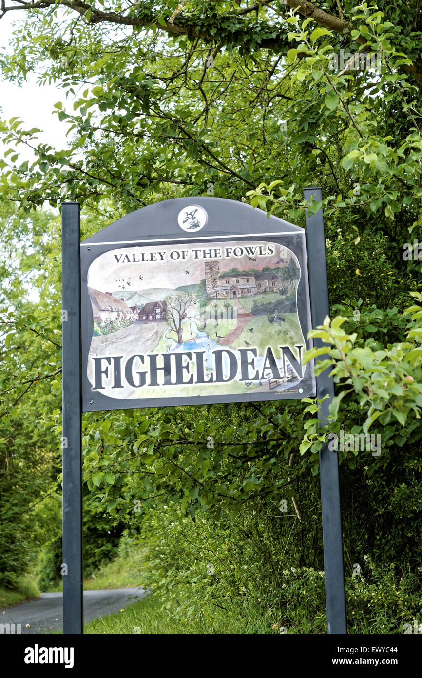 Village entry sign hi-res stock photography and images - Alamy
