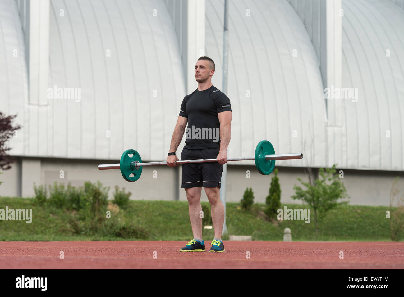 Man dead lift hi-res stock photography and images - Alamy
