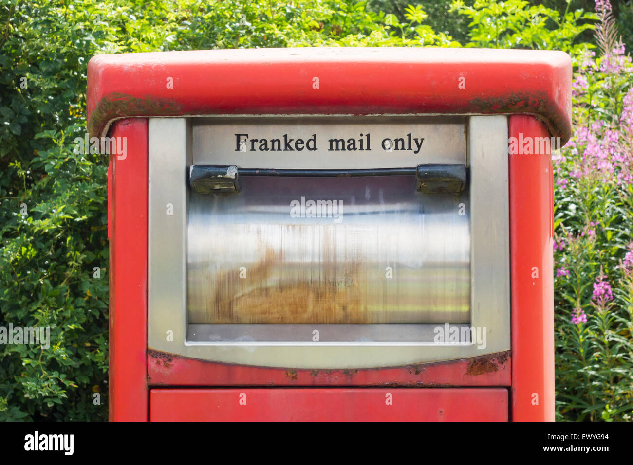Uk franked mail post box High Resolution Stock Photography and Images ...