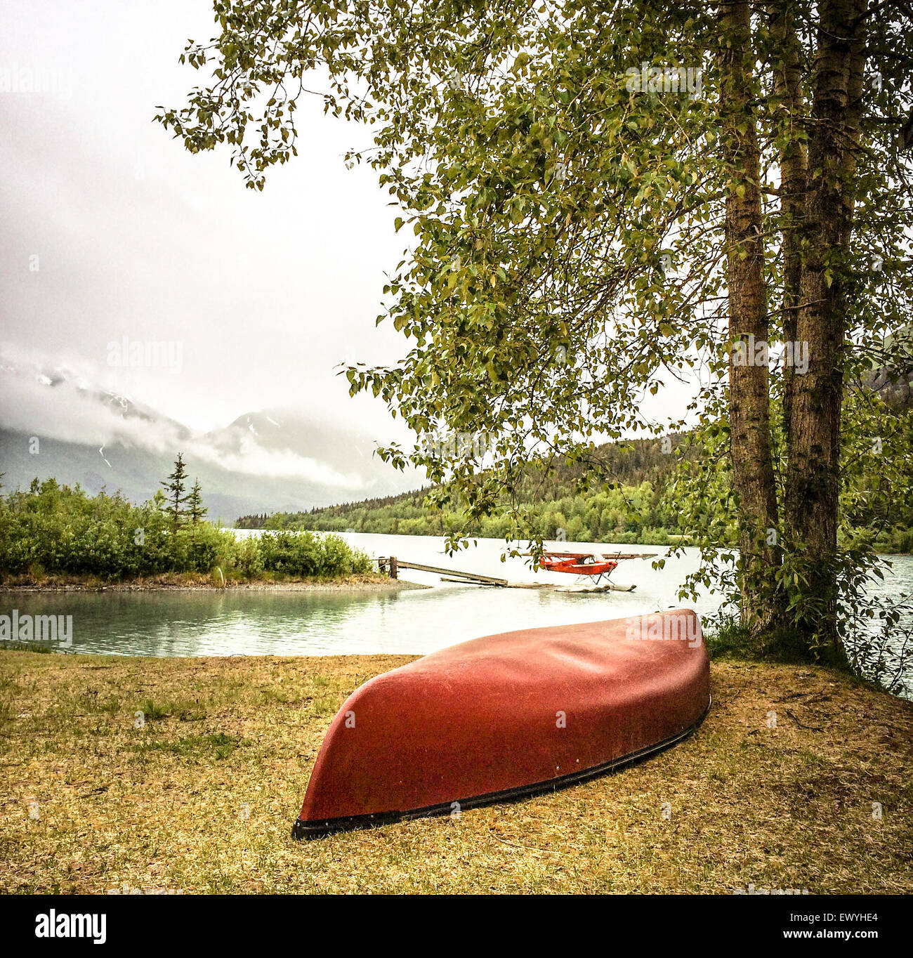 Red canoe hi-res stock photography and images - Alamy
