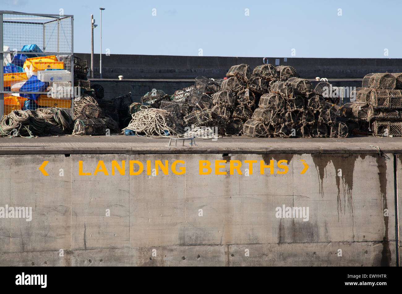 Fish landing hi-res stock photography and images - Alamy