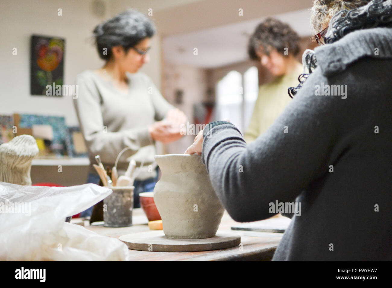 Pottery crafts woman hi-res stock photography and images - Alamy