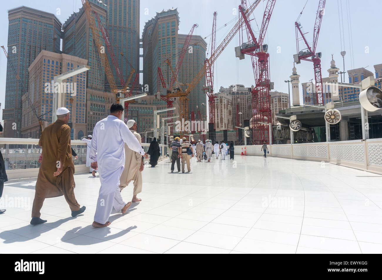 MECCA, SAUDI ARABIA - MARCH 10, 2015 : Muslims tawaf from upper bridge ...
