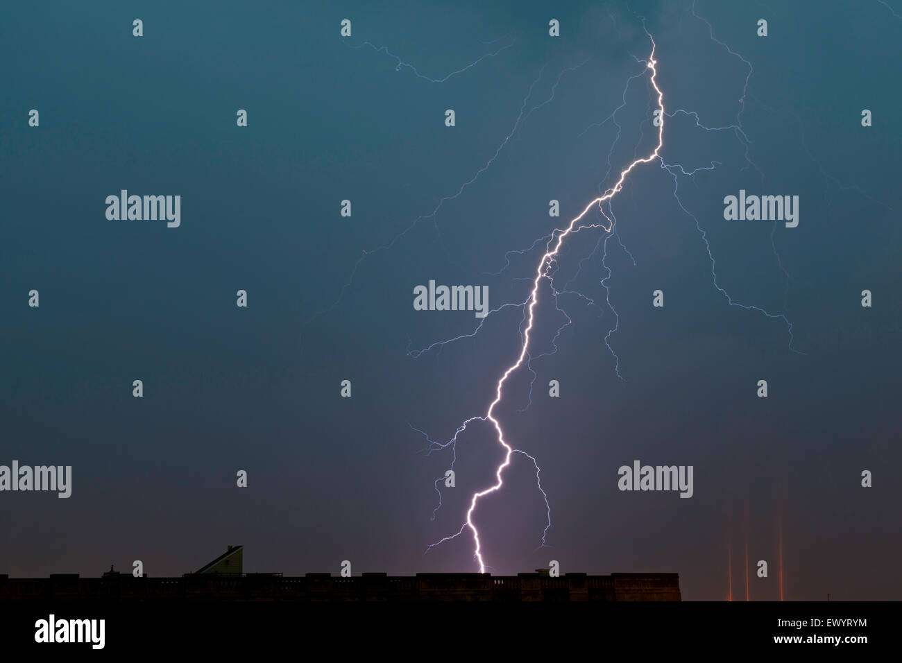 Lightning strike hi-res stock photography and images - Alamy