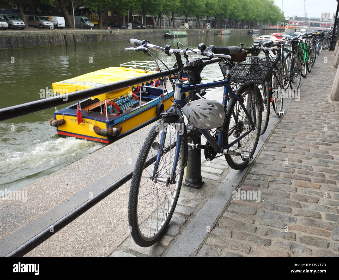 Bus and bike hi-res stock photography and images - Alamy