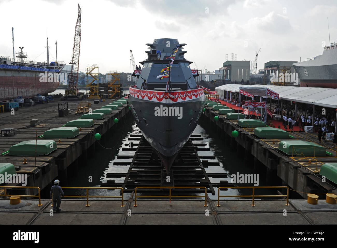 Berthing of vessels hi-res stock photography and images - Alamy