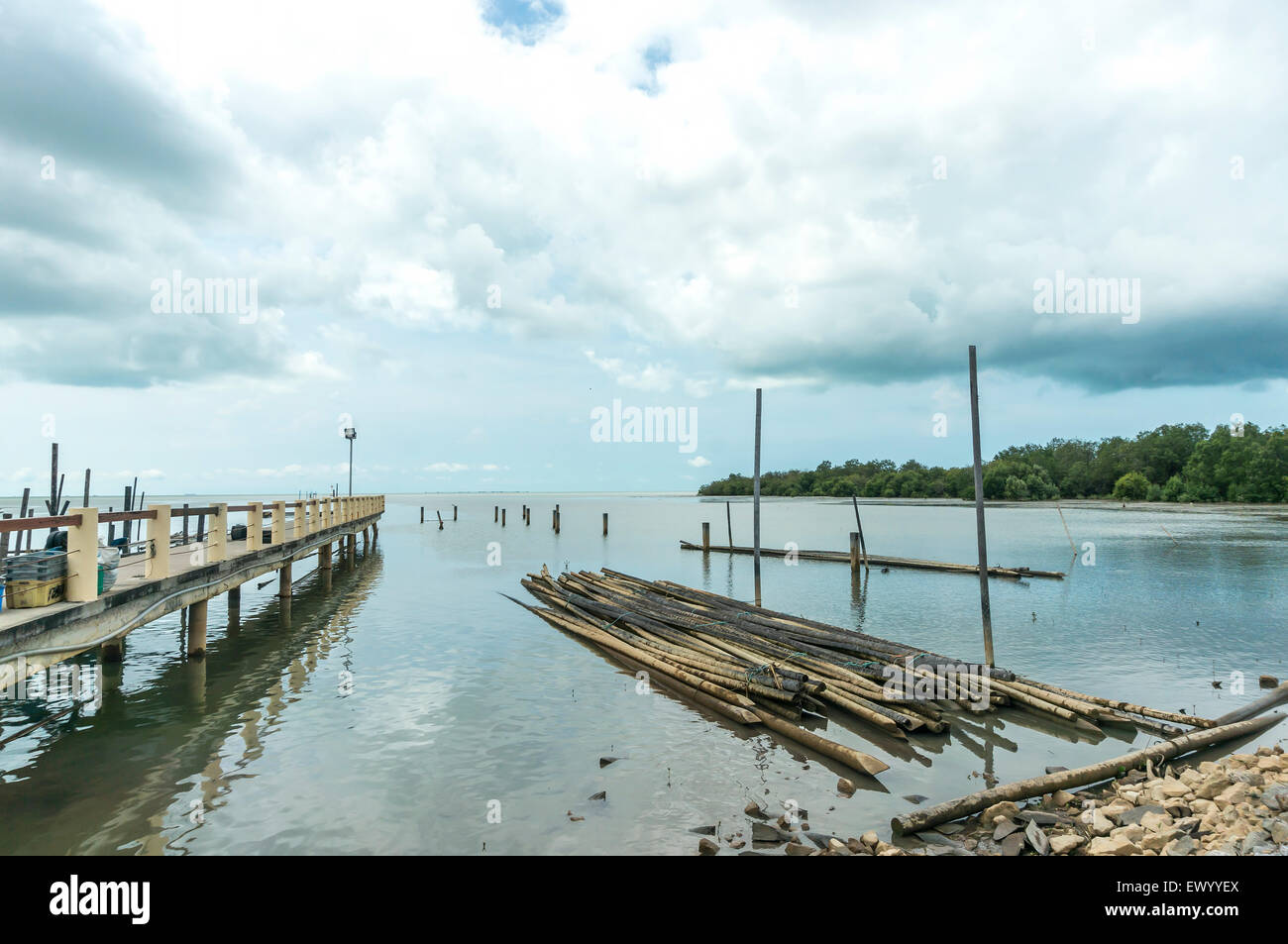 Bamboo jetty hi-res stock photography and images - Alamy