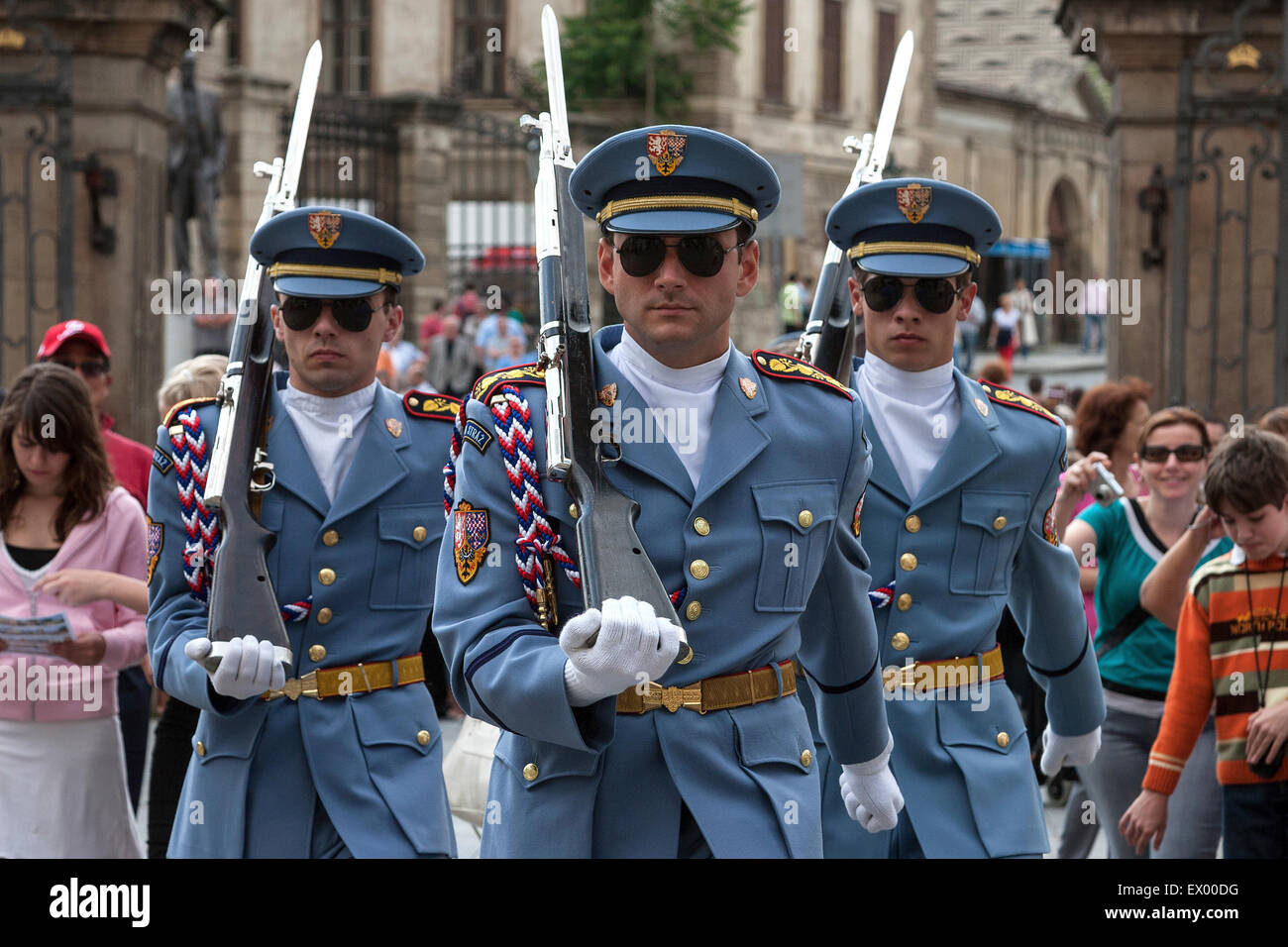 Prague ceremonial guard hi-res stock photography and images - Alamy