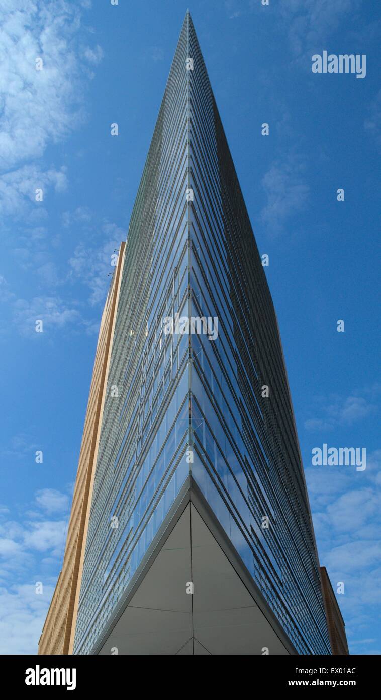 Reflector building hi-res stock photography and images - Alamy