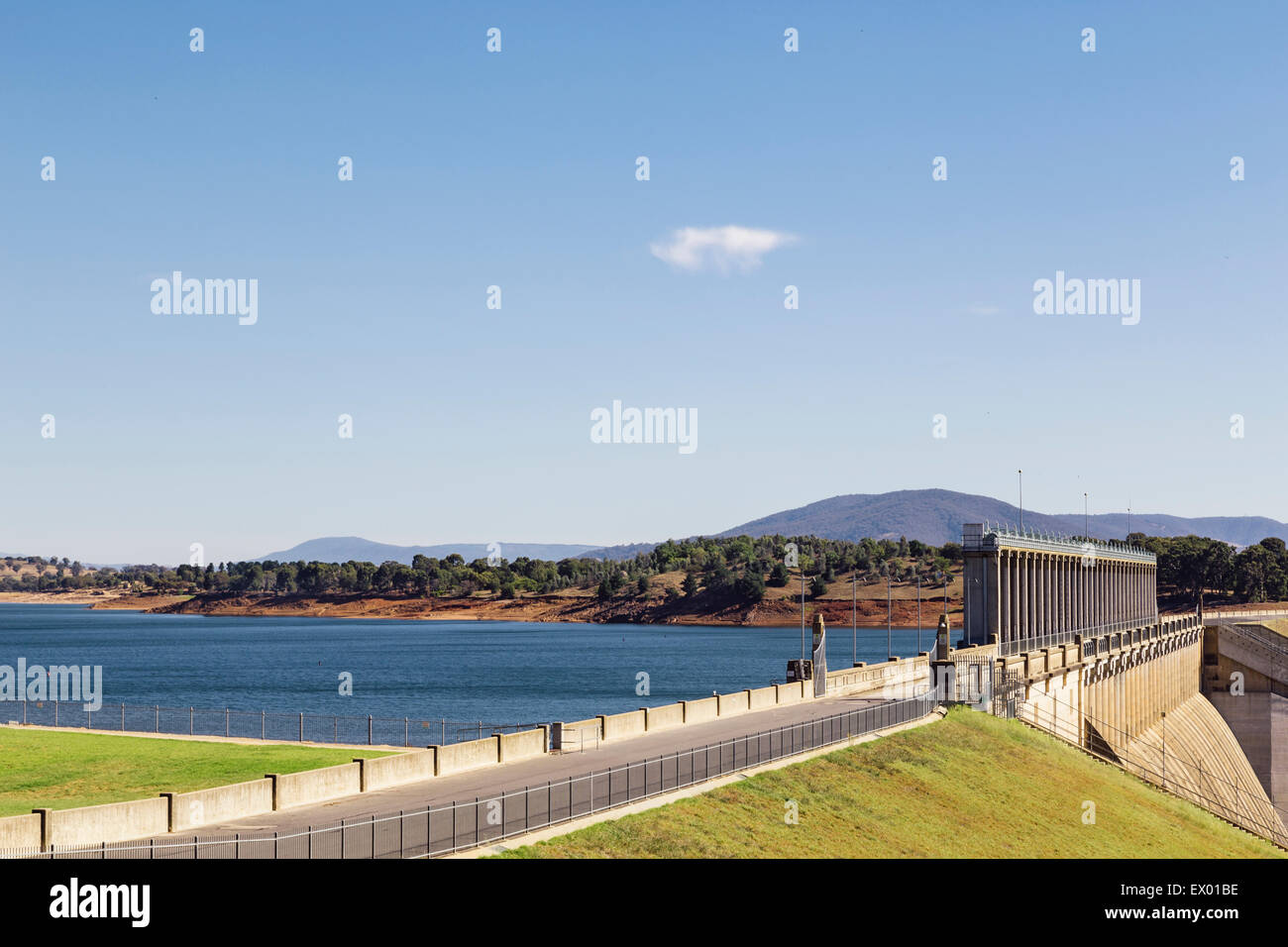 Nsw victorian state border hi-res stock photography and images - Alamy