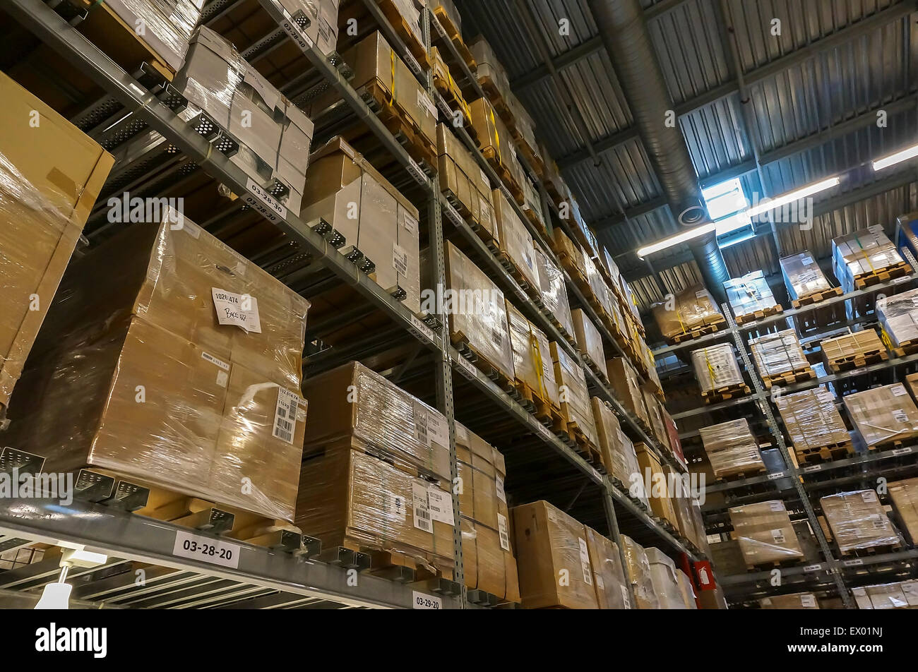Archive storage racks hi-res stock photography and images - Alamy
