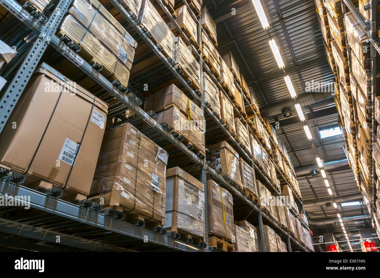 Archive storage racks hi-res stock photography and images - Alamy