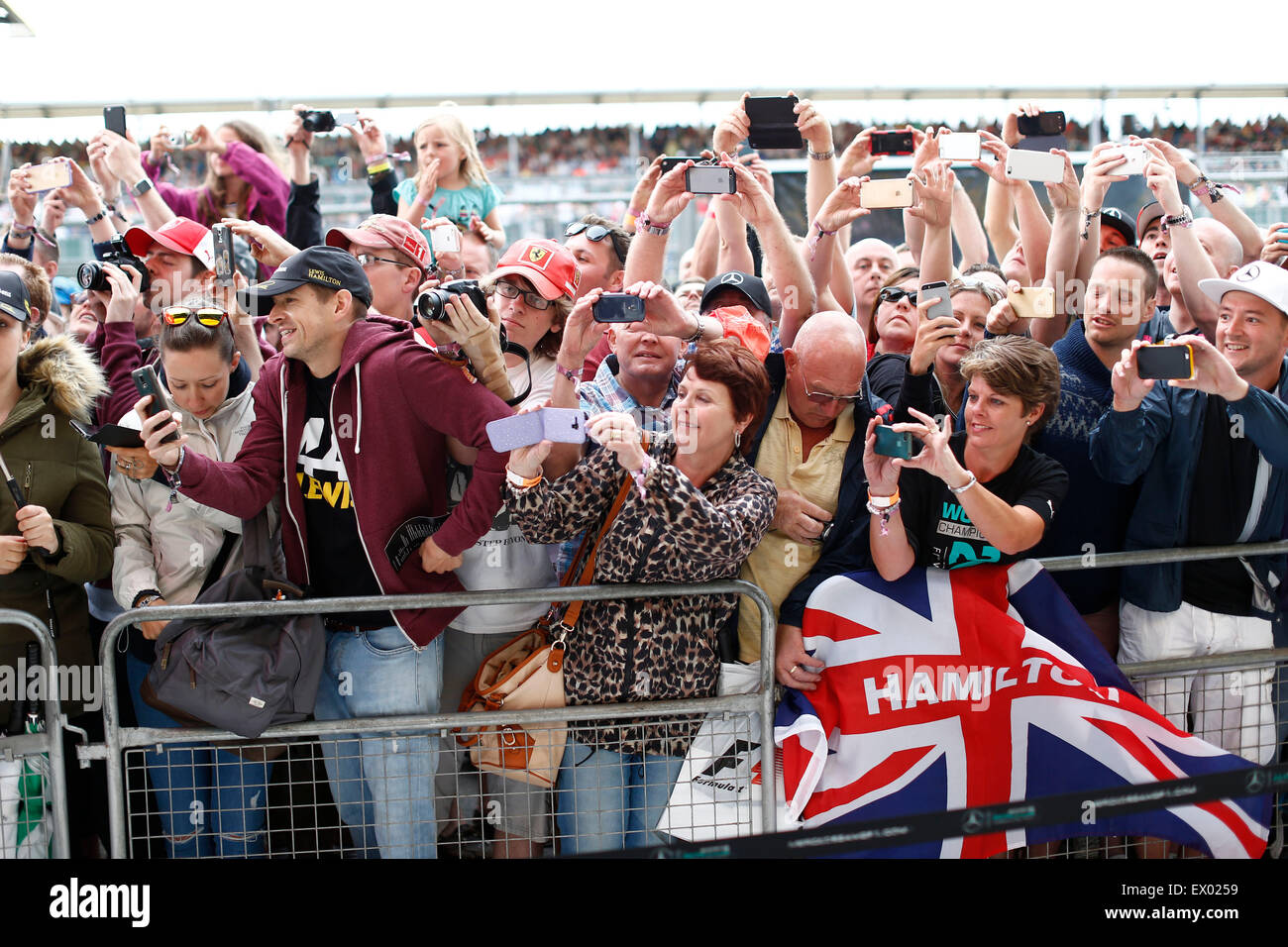 Silverstone crowd hi-res stock photography and images - Alamy