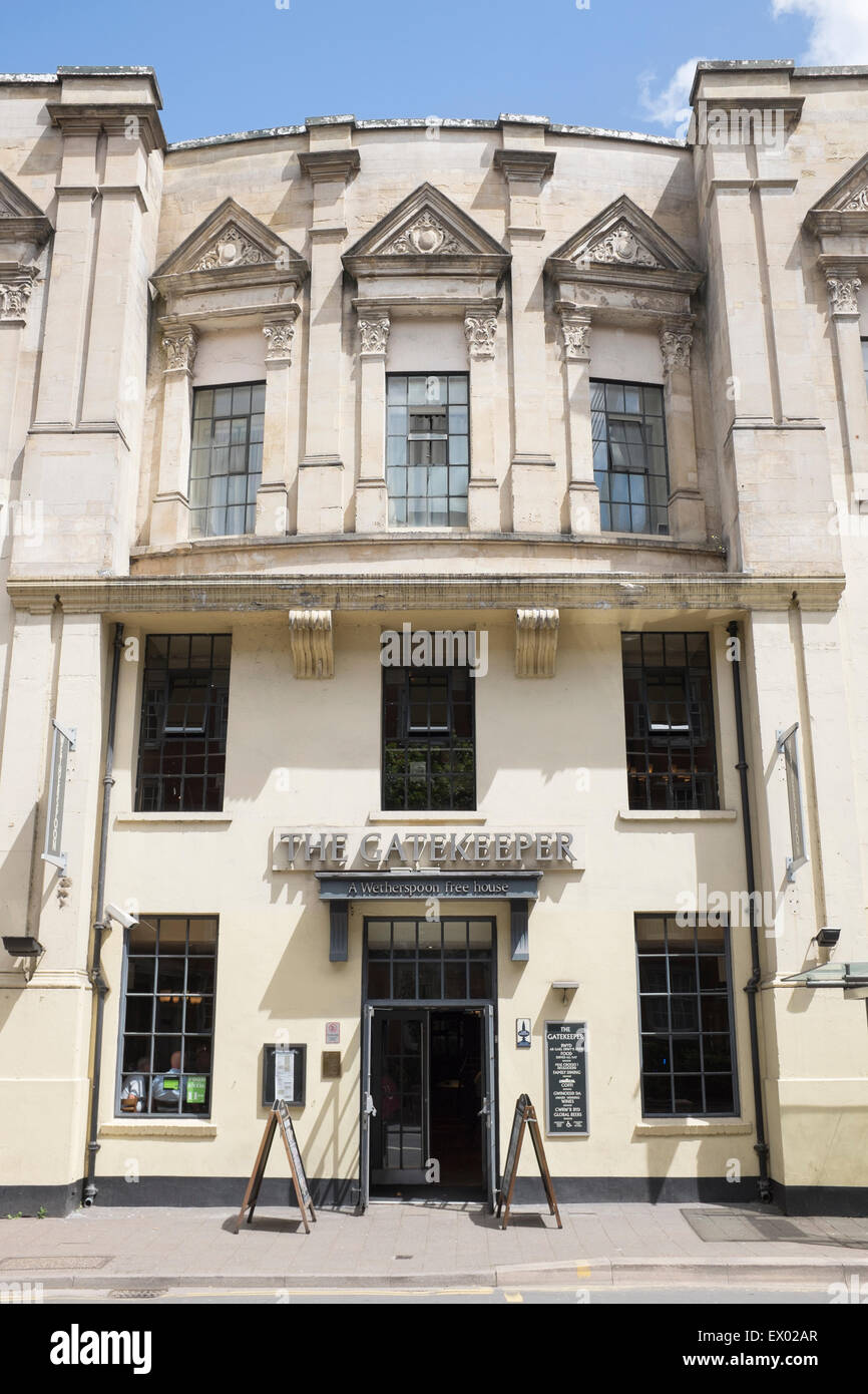 Wetherspoons pub hi-res stock photography and images - Alamy