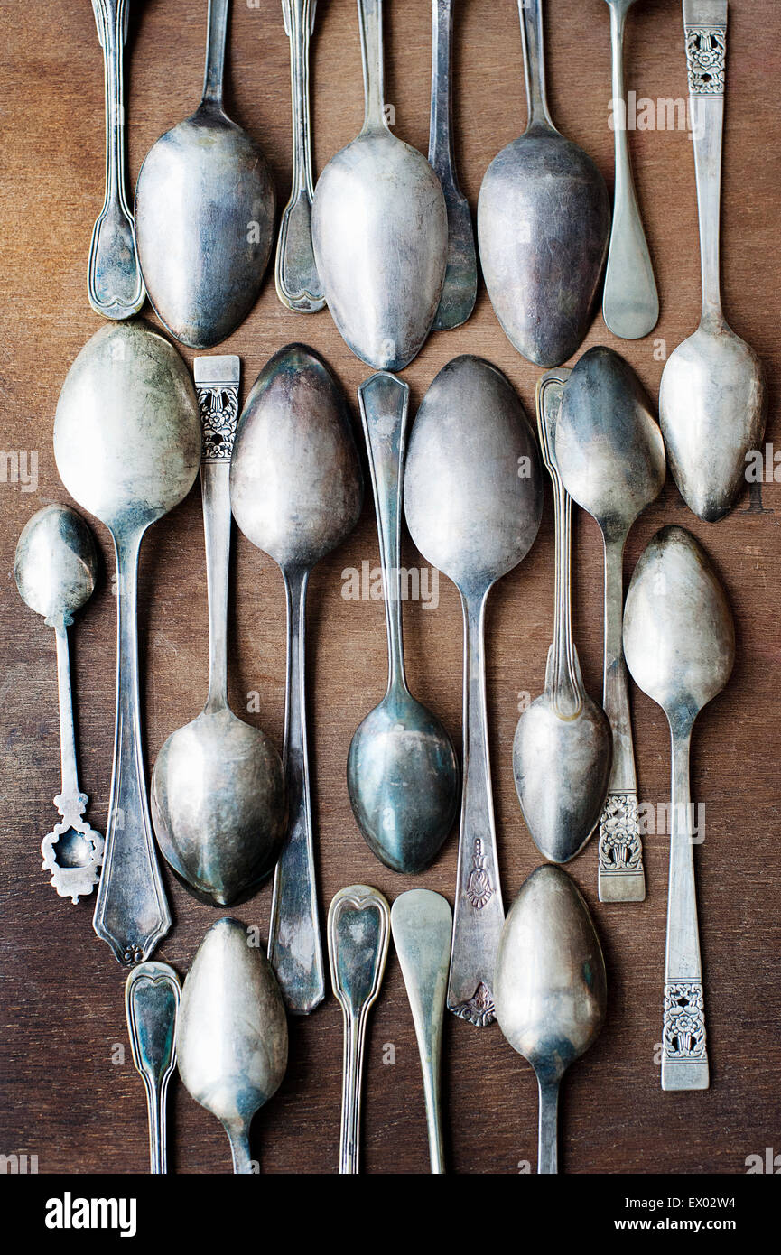 Vintage objects table hi-res stock photography and images - Alamy