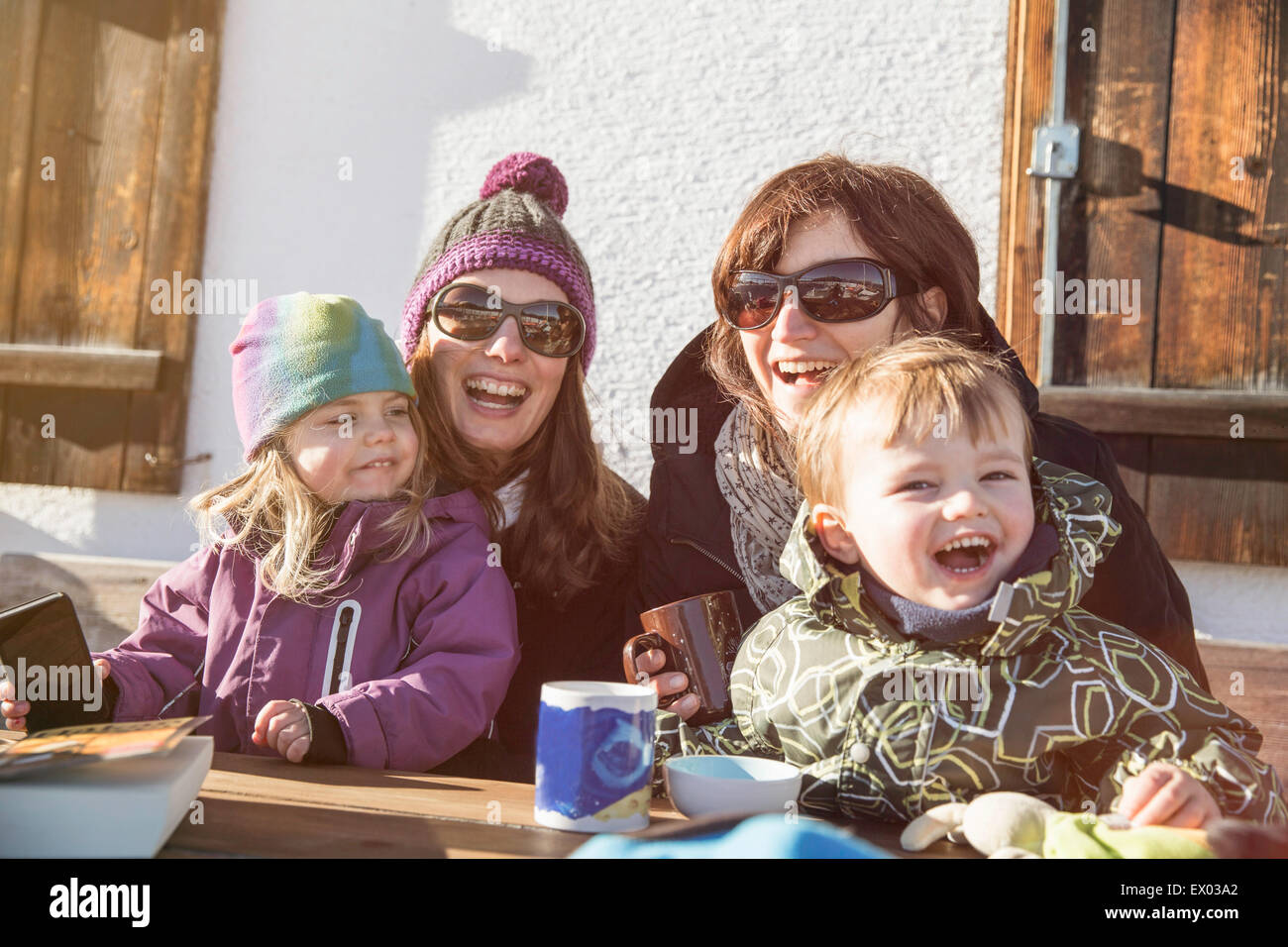 Winter vacation family time hi-res stock photography and images - Alamy