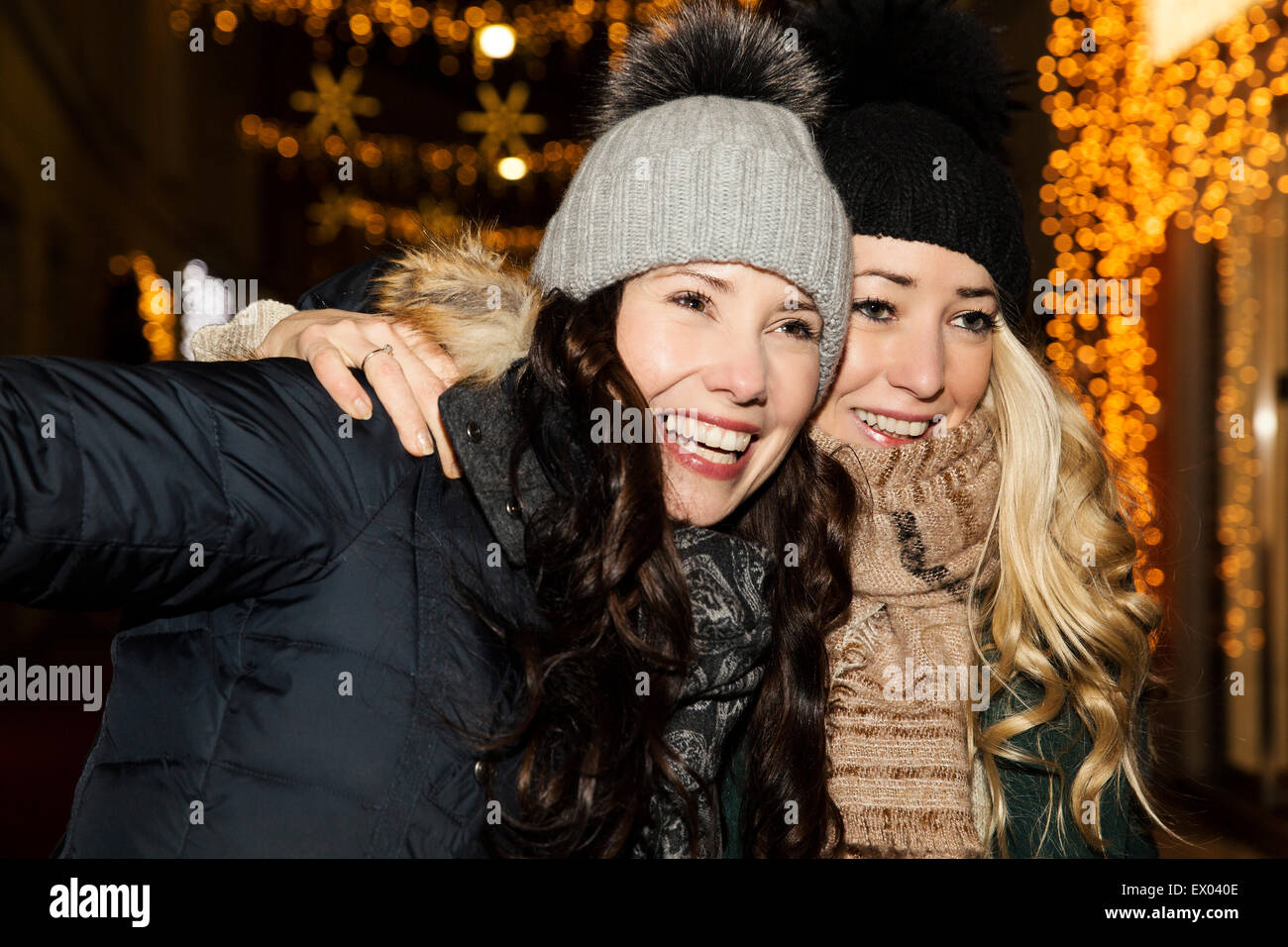 Women wearing hats hi-res stock photography and images - Alamy
