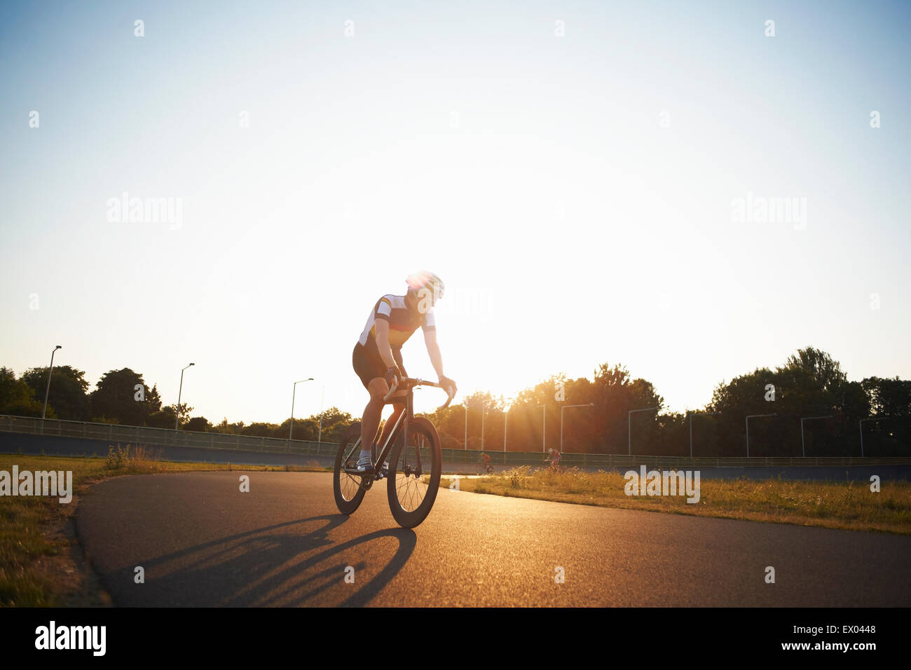 Cycling hi-res stock photography and images - Alamy