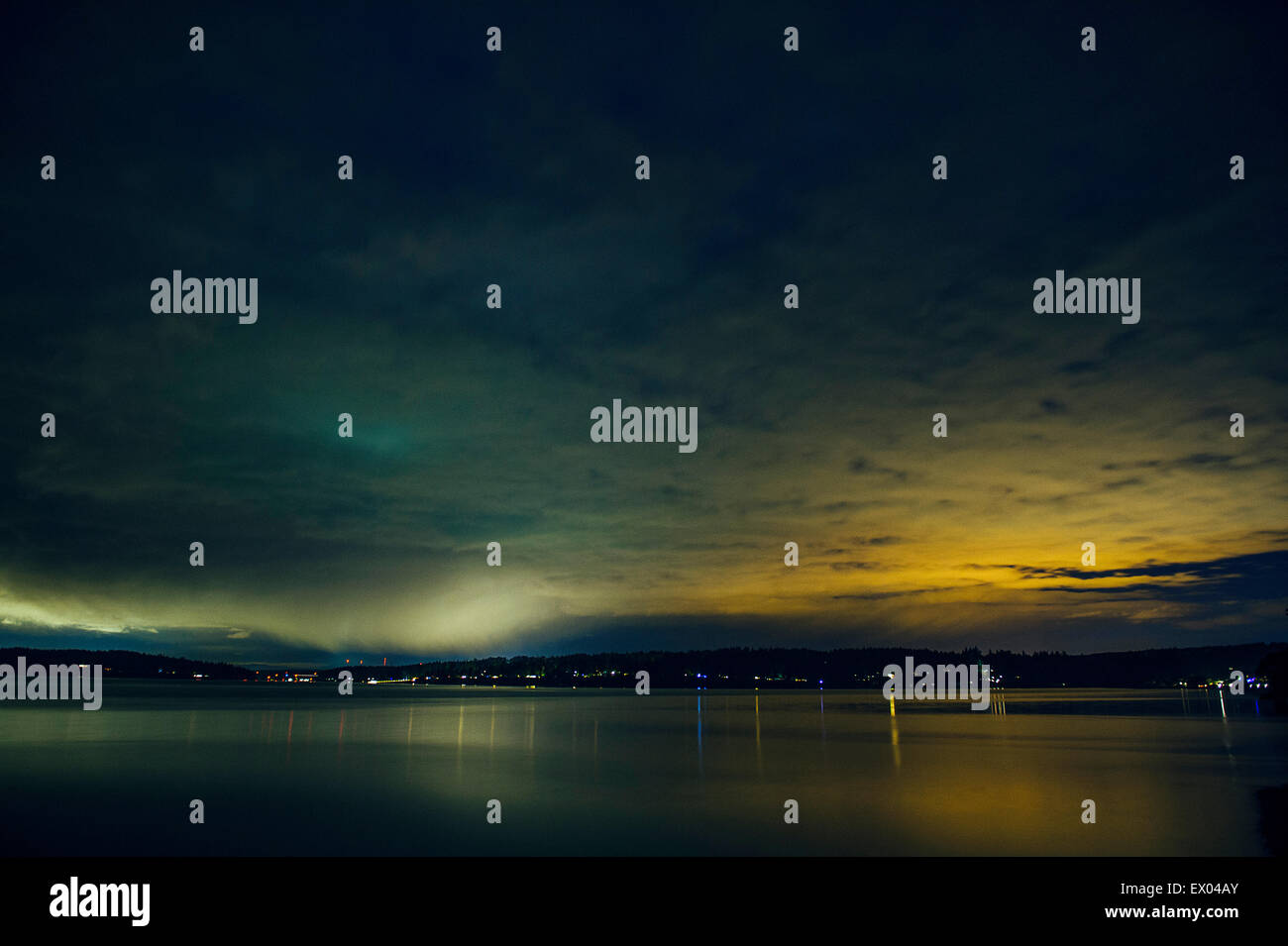 Night scene seattle hi-res stock photography and images - Alamy