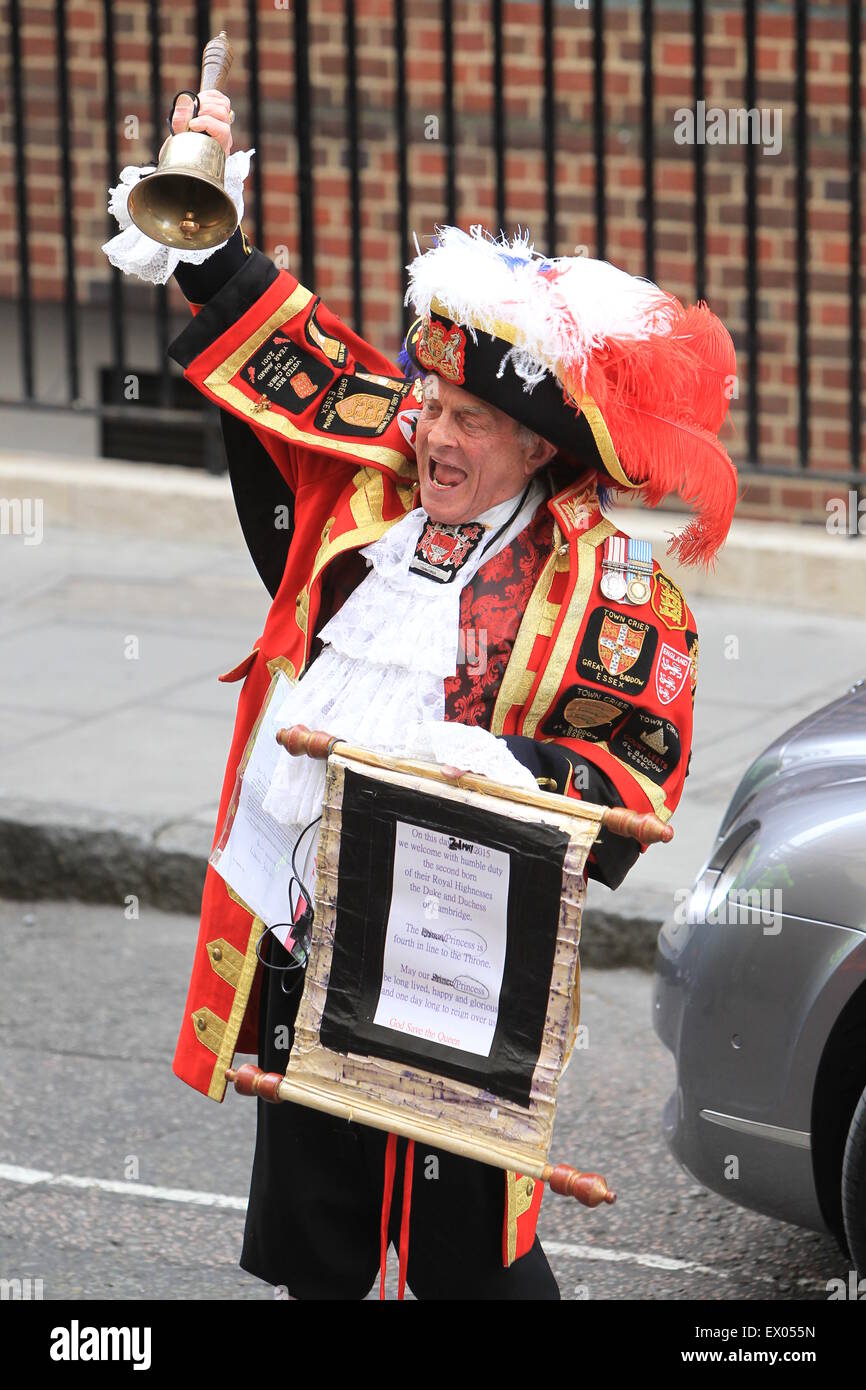 Town crier tony appleton hi-res stock photography and images - Alamy