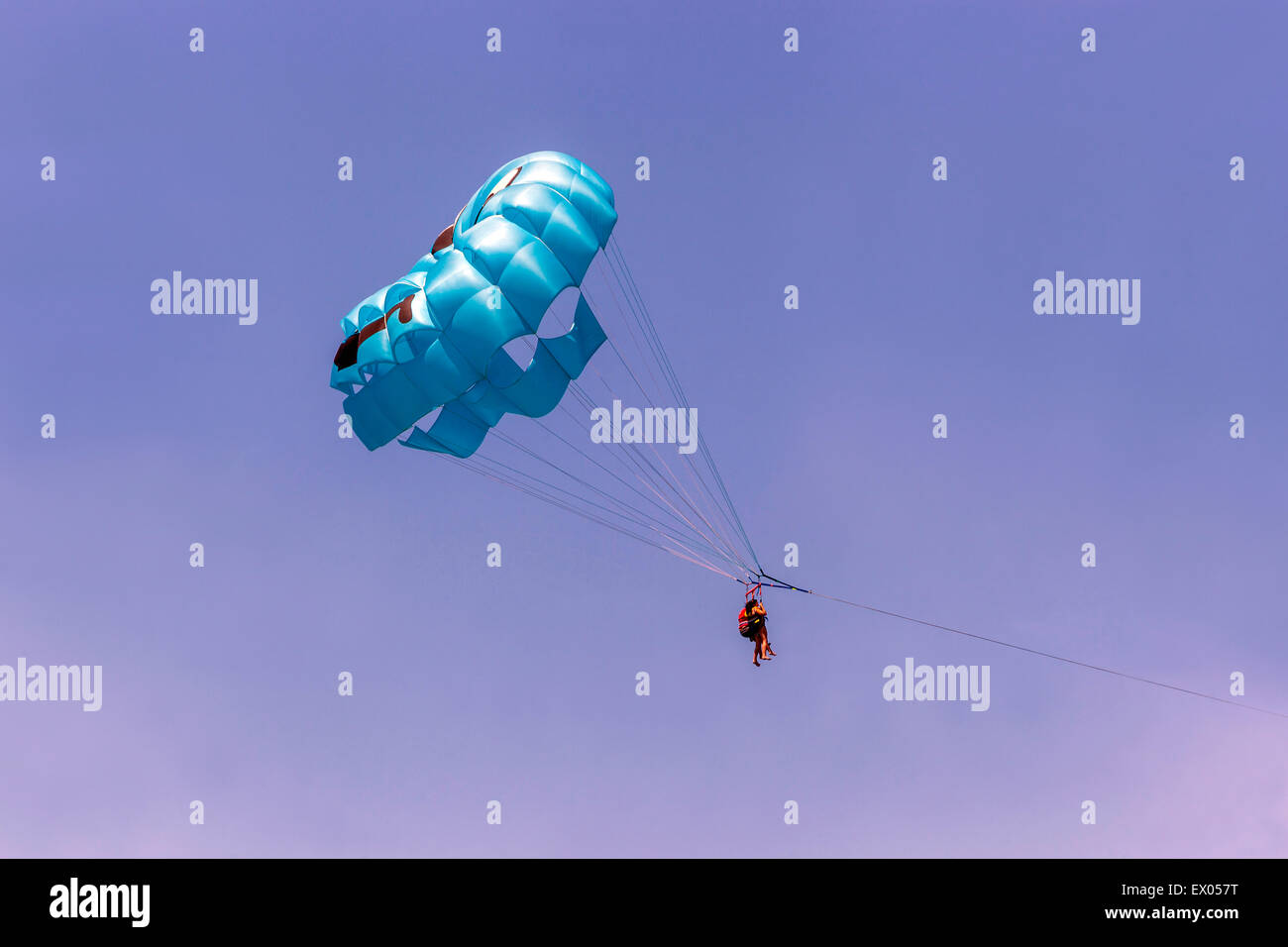 Parasailing hi-res stock photography and images - Alamy