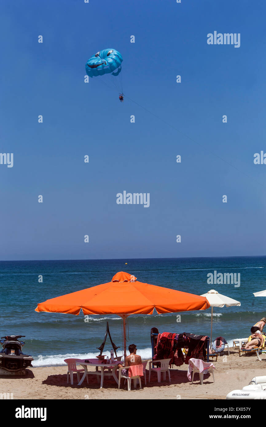 Parasailing hi-res stock photography and images - Alamy