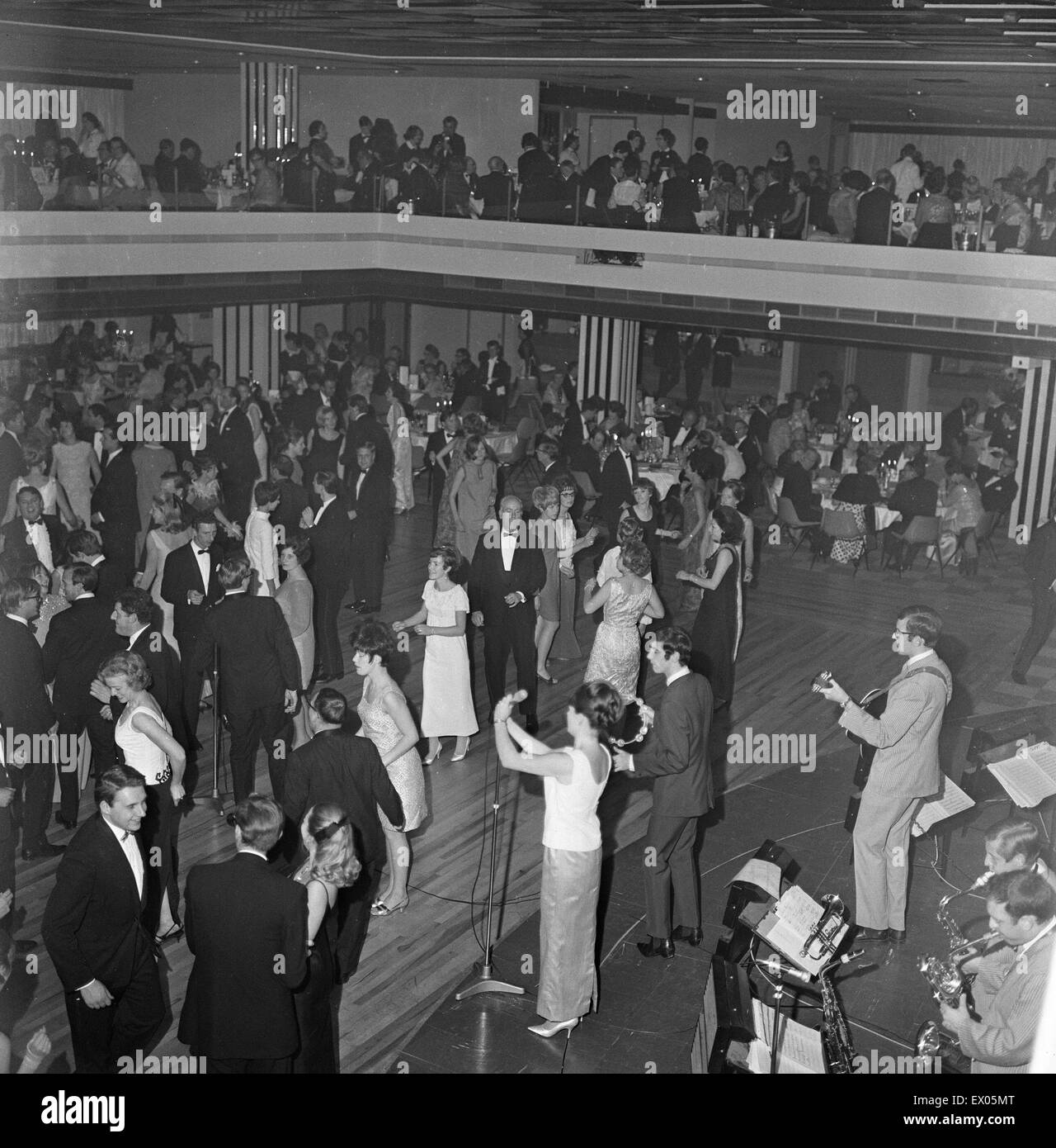 Charity Ball, Top Rank Ballroom, Reading, Berkshire, 28th October 1967 ...