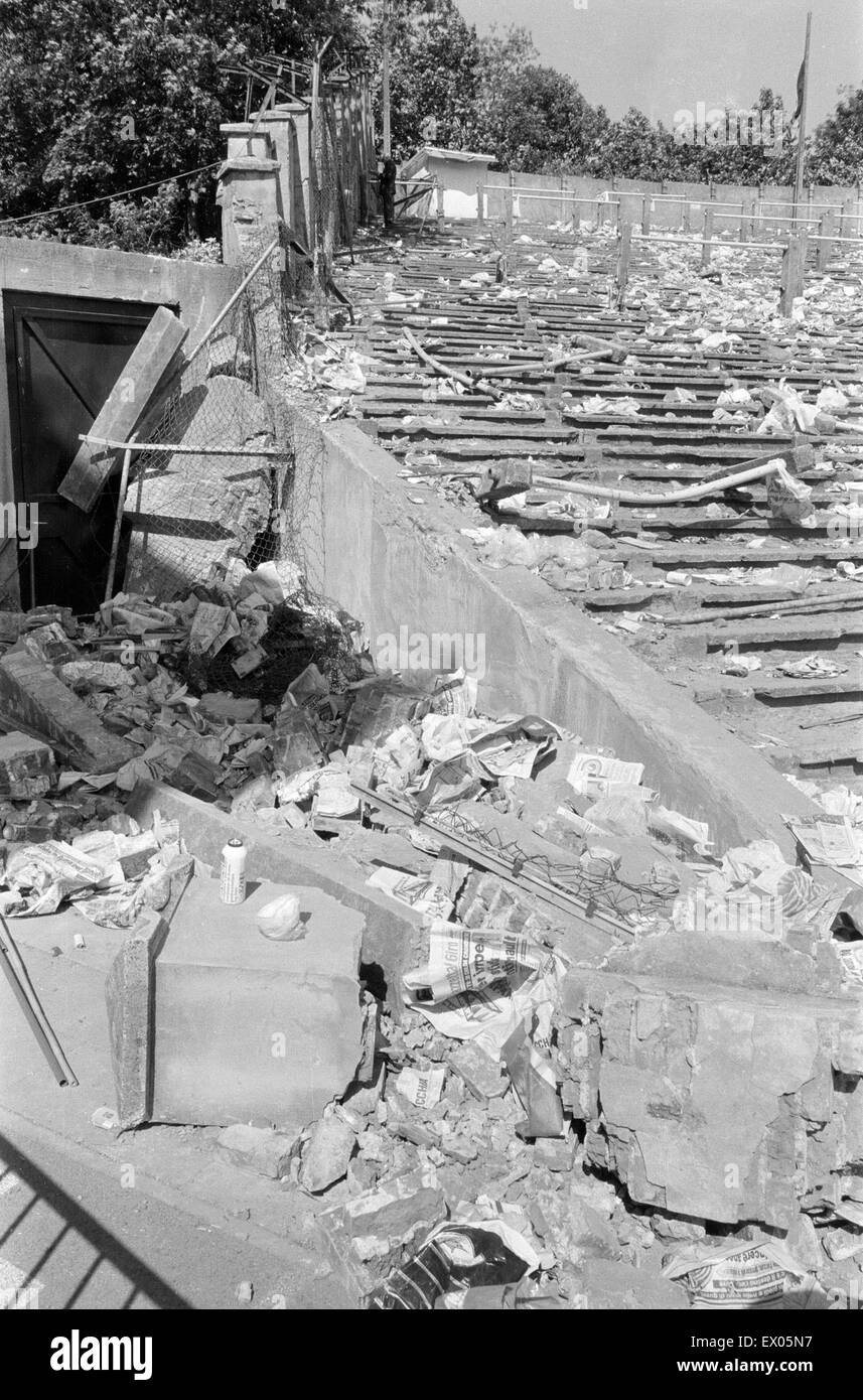 Heysel stadium disaster Black and White Stock Photos & Images - Alamy