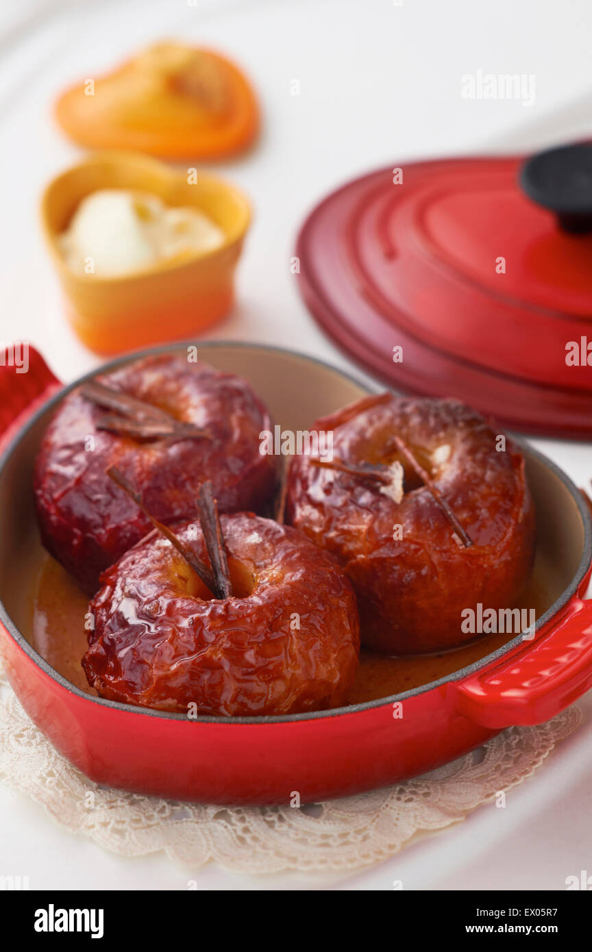 Cast iron cookware hi-res stock photography and images - Alamy
