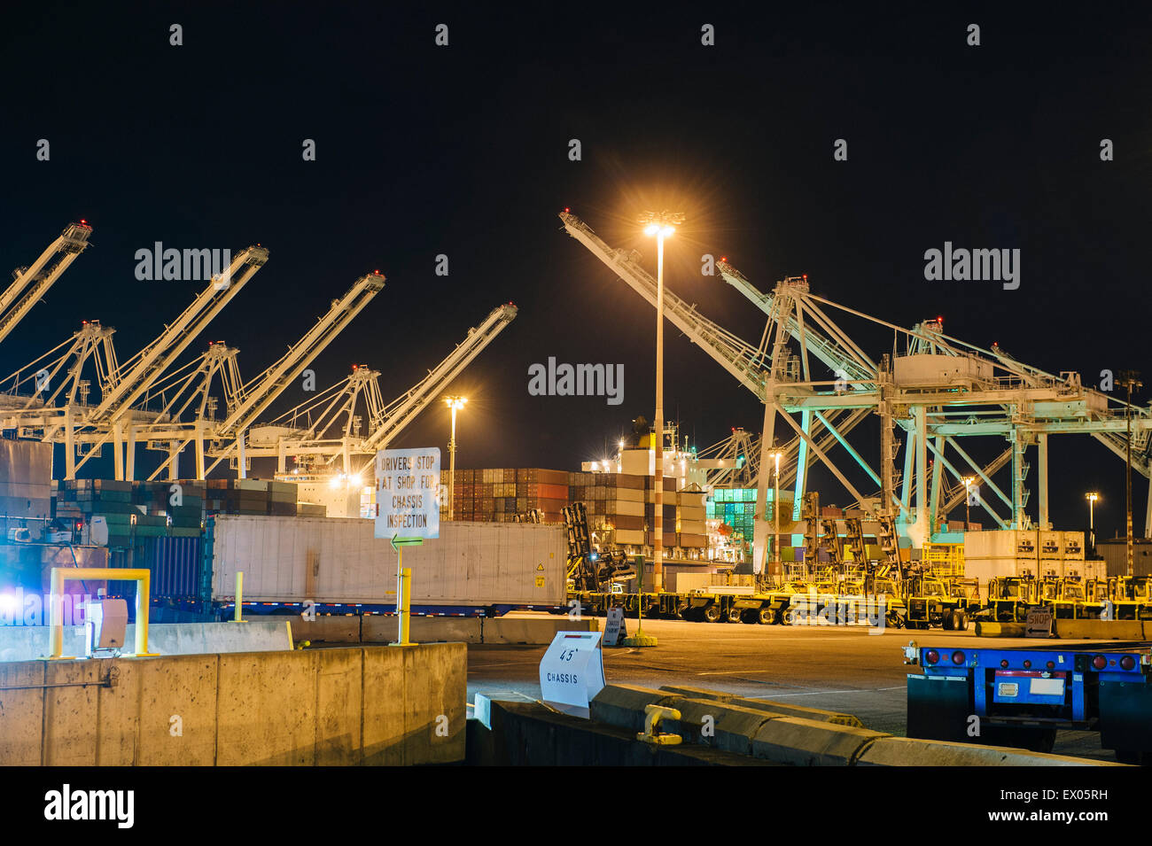 Container port at Puget Sound, Seattle, USA Stock Photo - Alamy
