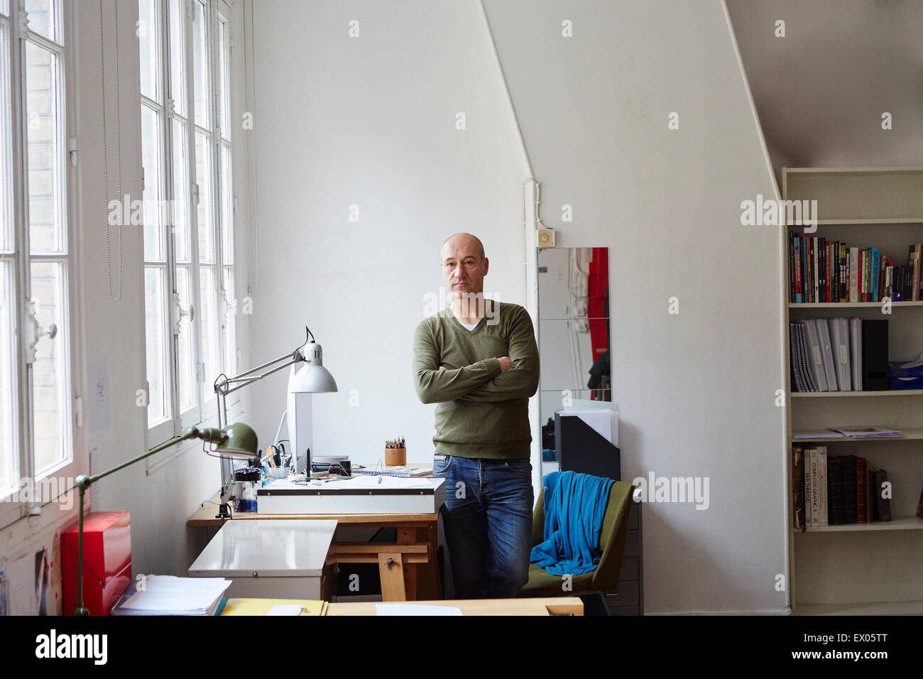 Man in the studio hi-res stock photography and images - Alamy