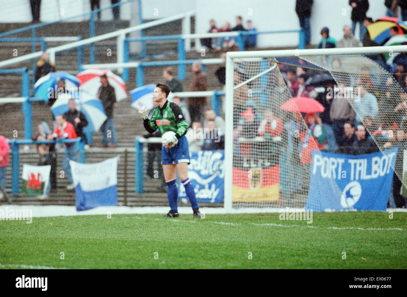 Lincoln city goalkeeper hi-res stock photography and images - Alamy