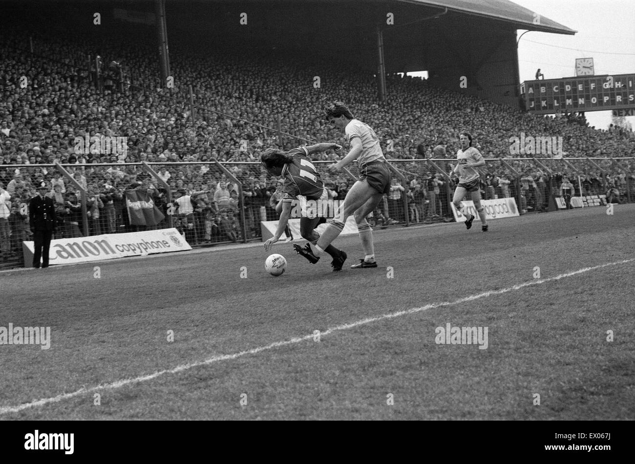 Football hooligans 1980s hi-res stock photography and images - Alamy