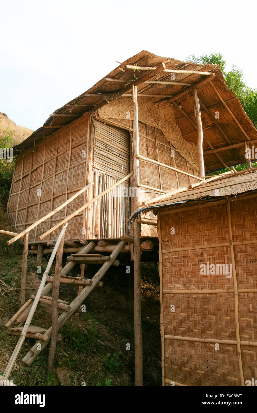 Tropical straw roof hut hi-res stock photography and images - Alamy