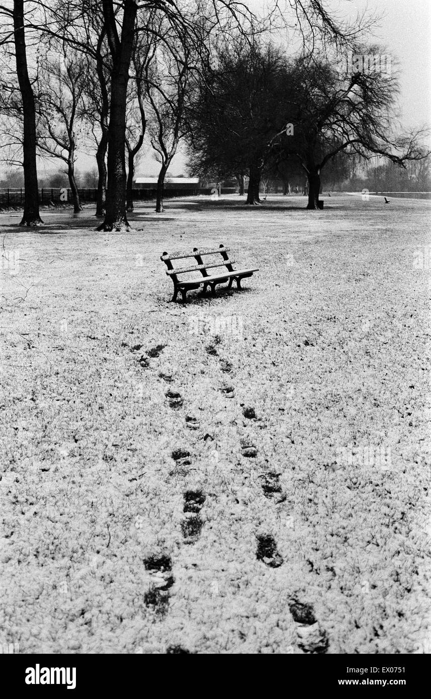 Snow scenes in Berkshire. December 1979 Stock Photo - Alamy