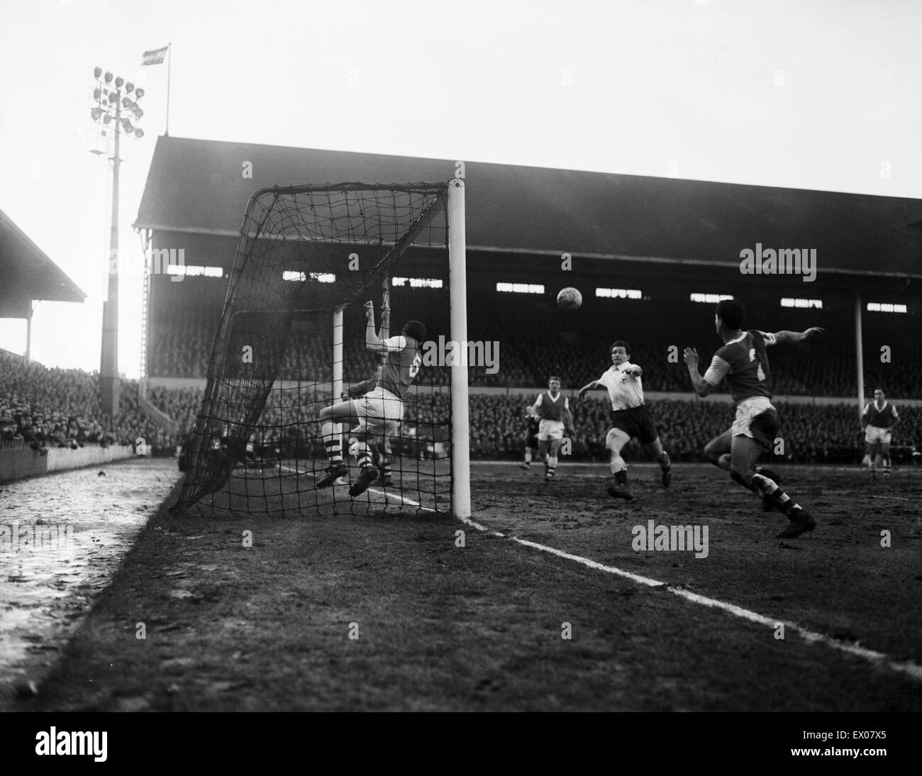 Tottenham arsenal Black and White Stock Photos & Images - Alamy