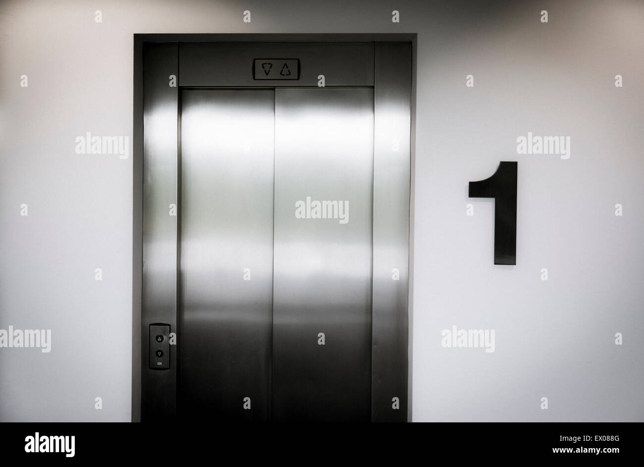 Number 1 on door hi-res stock photography and images - Alamy